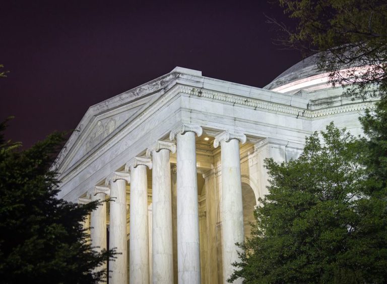 Jefferson Memorial in Washington DC (Photo Guide)