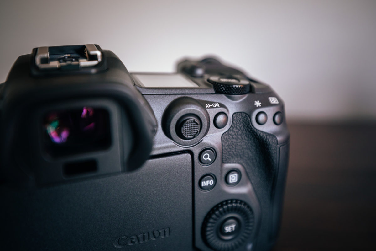 Canon EOS R5 vs EOS R: Comparison w/ Image Quality Tests