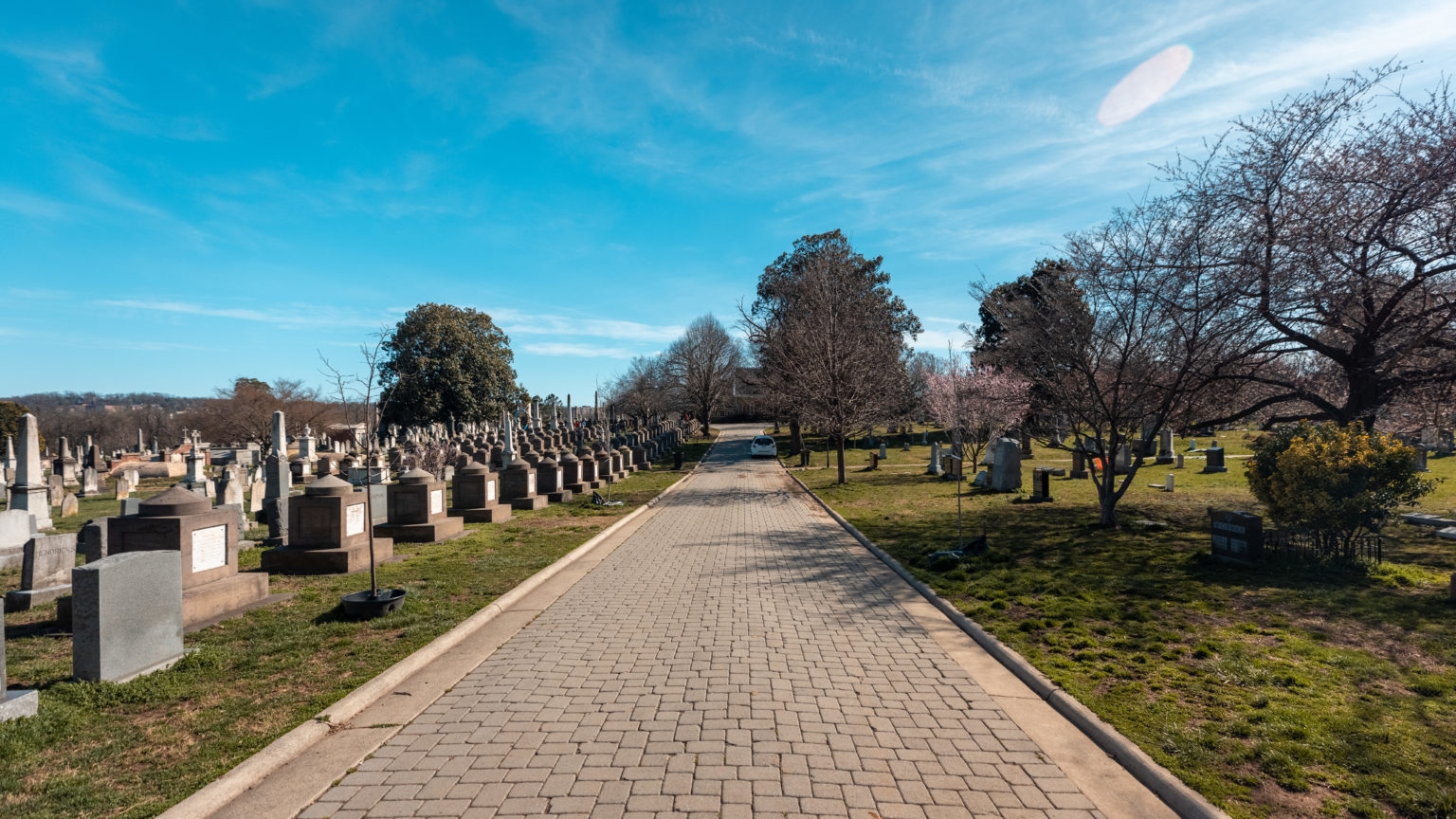Visiting Congressional Cemetery in Washington DC (Photos)