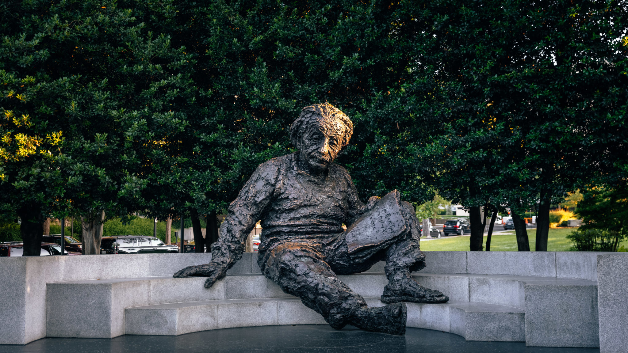 Albert Einstein Memorial: Washington DC Guide & Photos