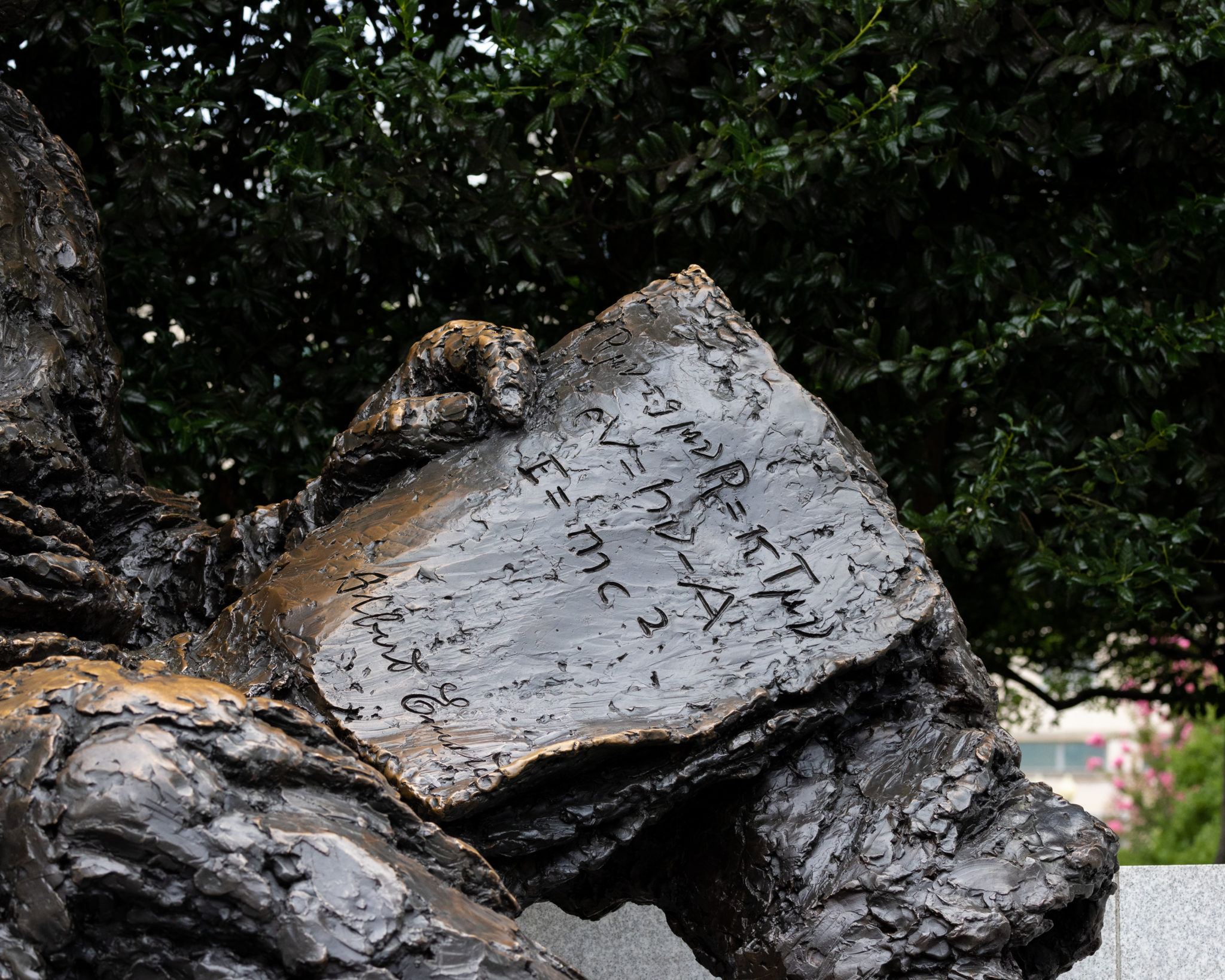 Albert Einstein Memorial: Washington DC Guide & Photos
