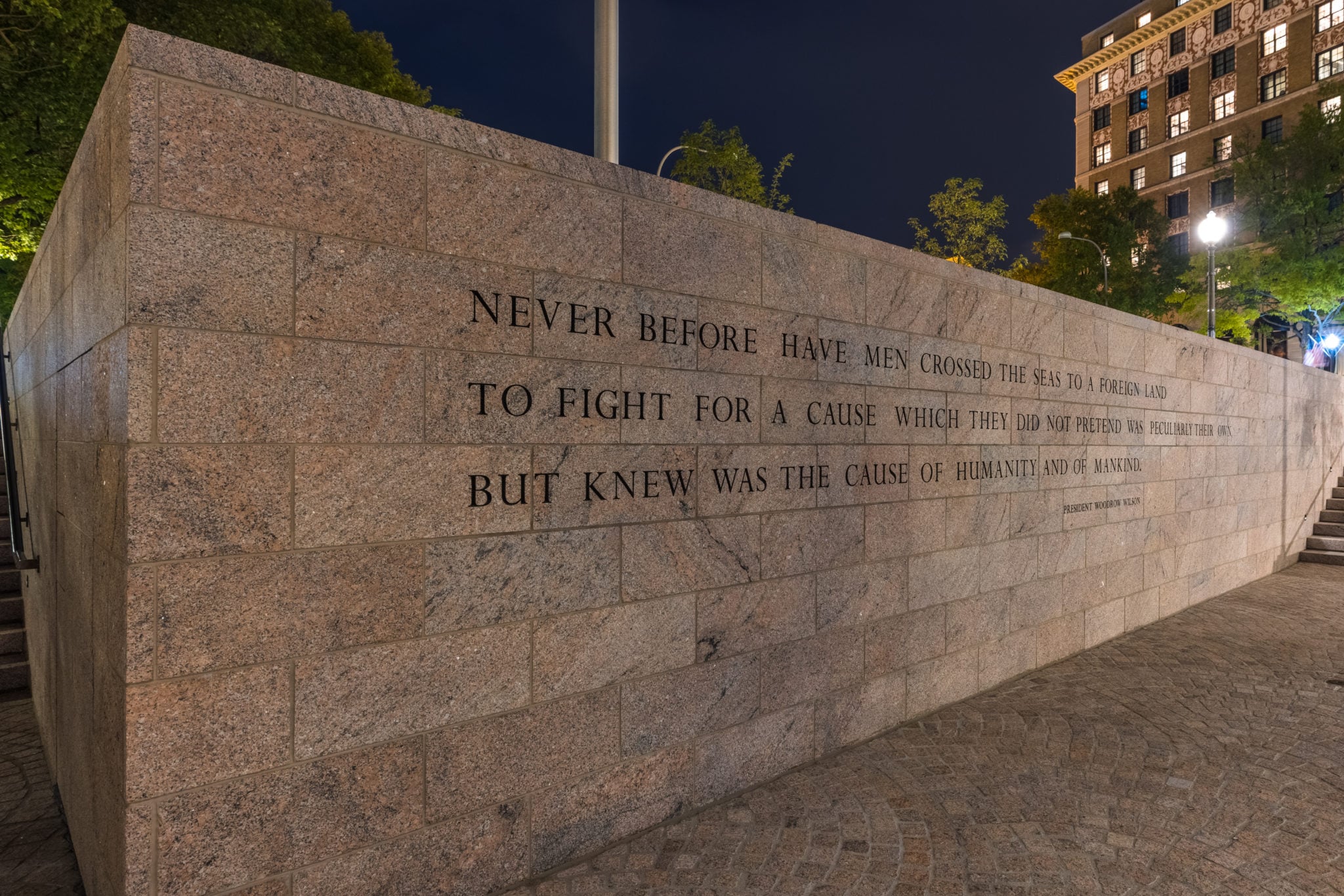 Visiting Pershing Park & WWI Memorial in Washington DC (Photos)