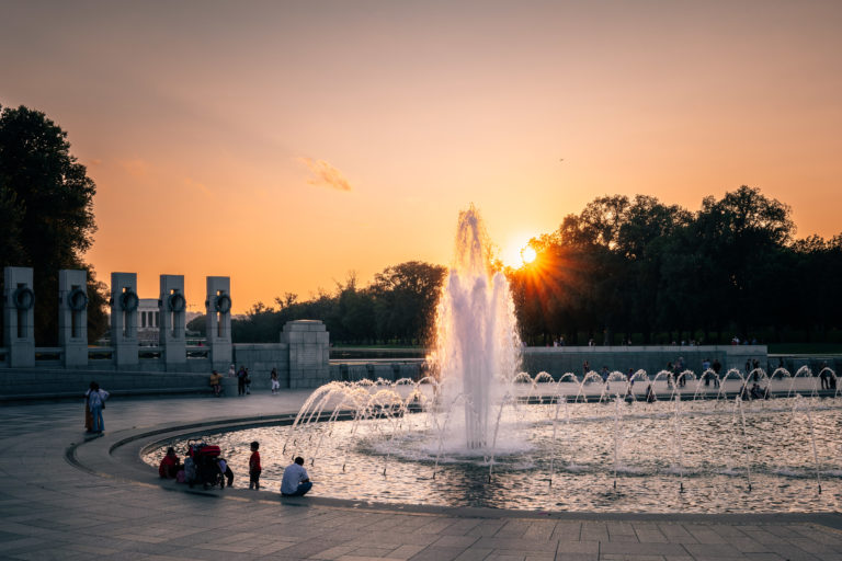 World War II Memorial in Washington D.C. (Travel & Photo Guide)