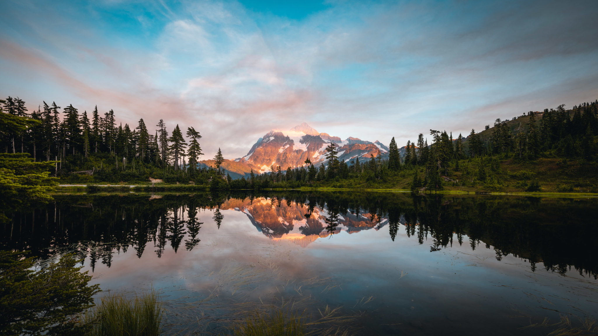 Visiting Picture Lake in Washington State (Tips & Photos)