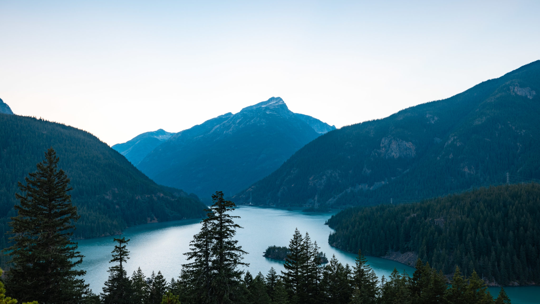 Visiting Picture Lake in Washington State (Tips & Photos)