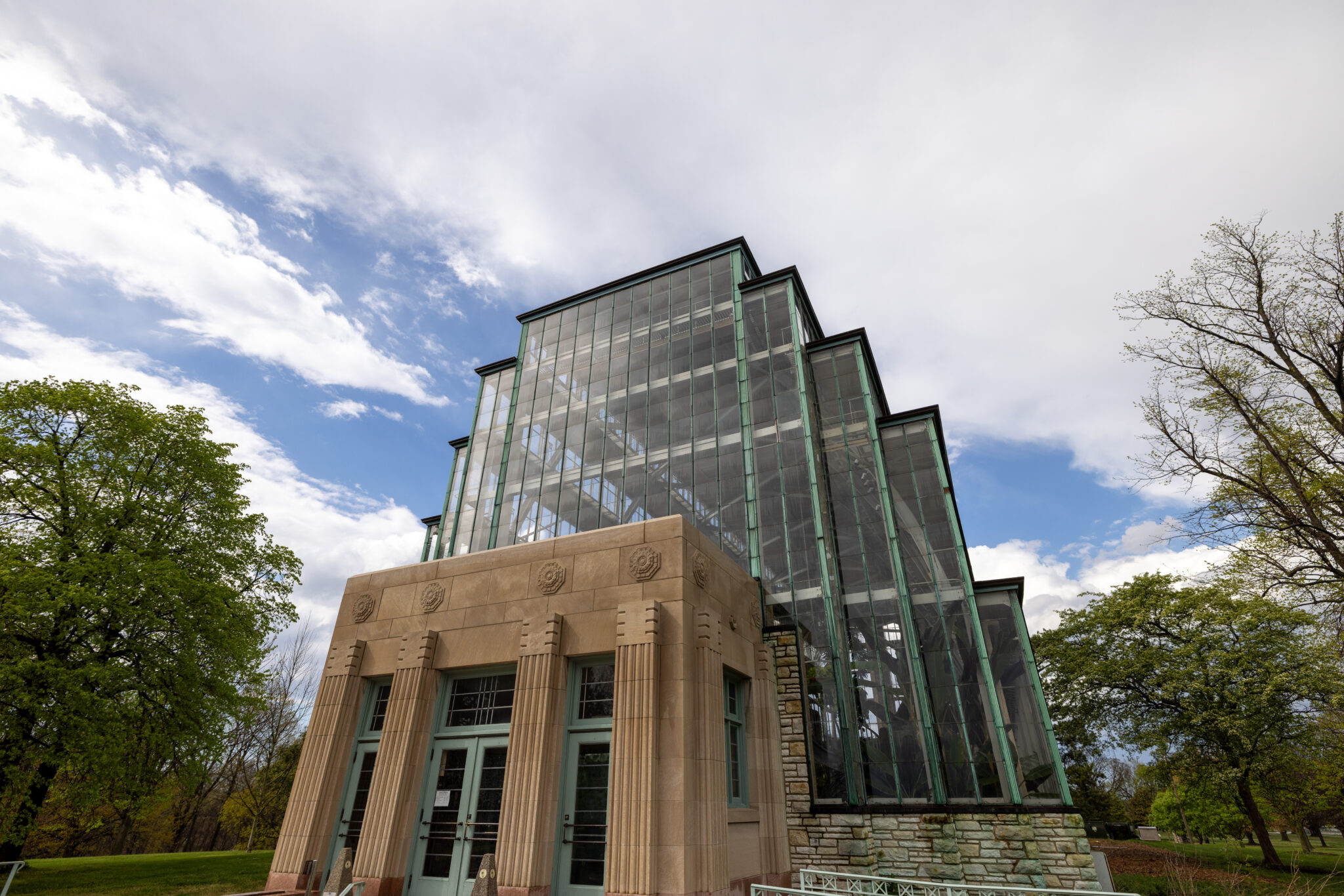Exploring the Jewel Box in Forest Park, St. Louis (Travel Guide)