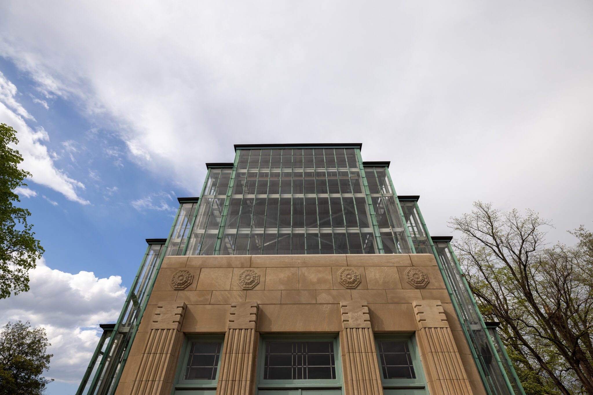 Exploring the Jewel Box in Forest Park, St. Louis (Travel Guide)