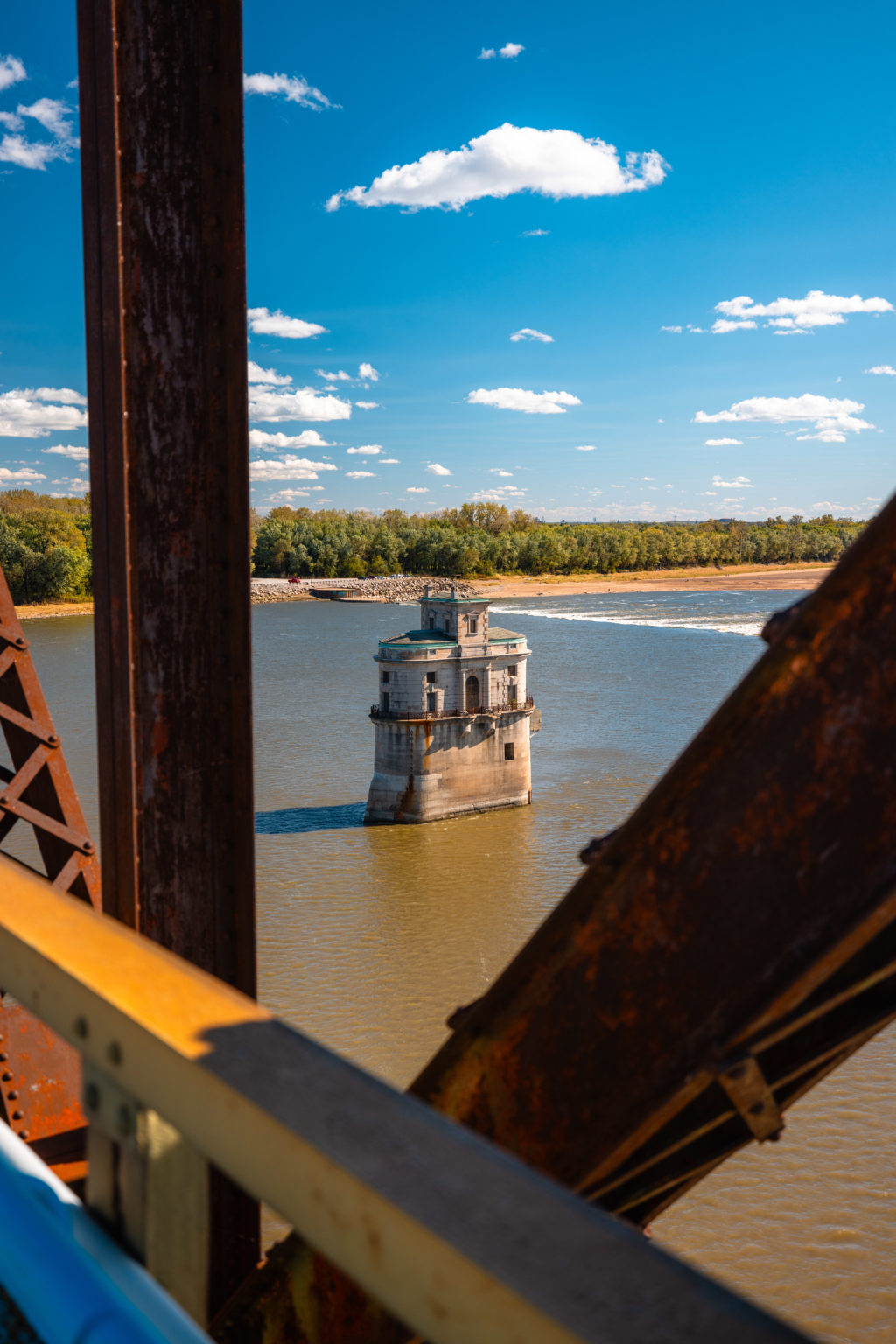 Visiting the Old Chain of Rocks Bridge (Pictures)